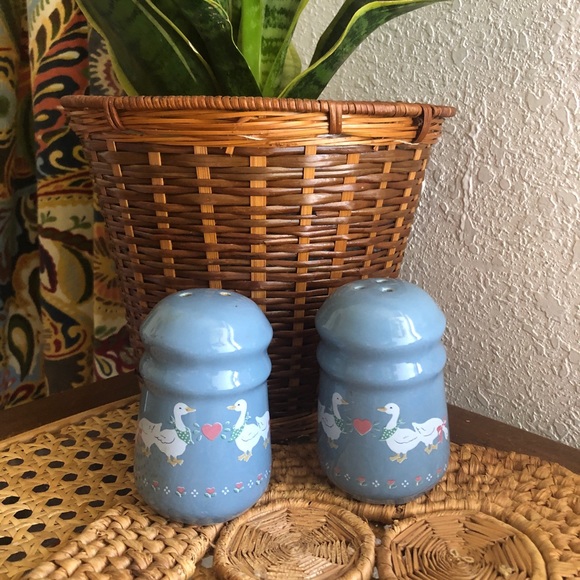 Vintage America | Kitchen | Set Of Blue Cottagecore Goose Salt Pepper ...